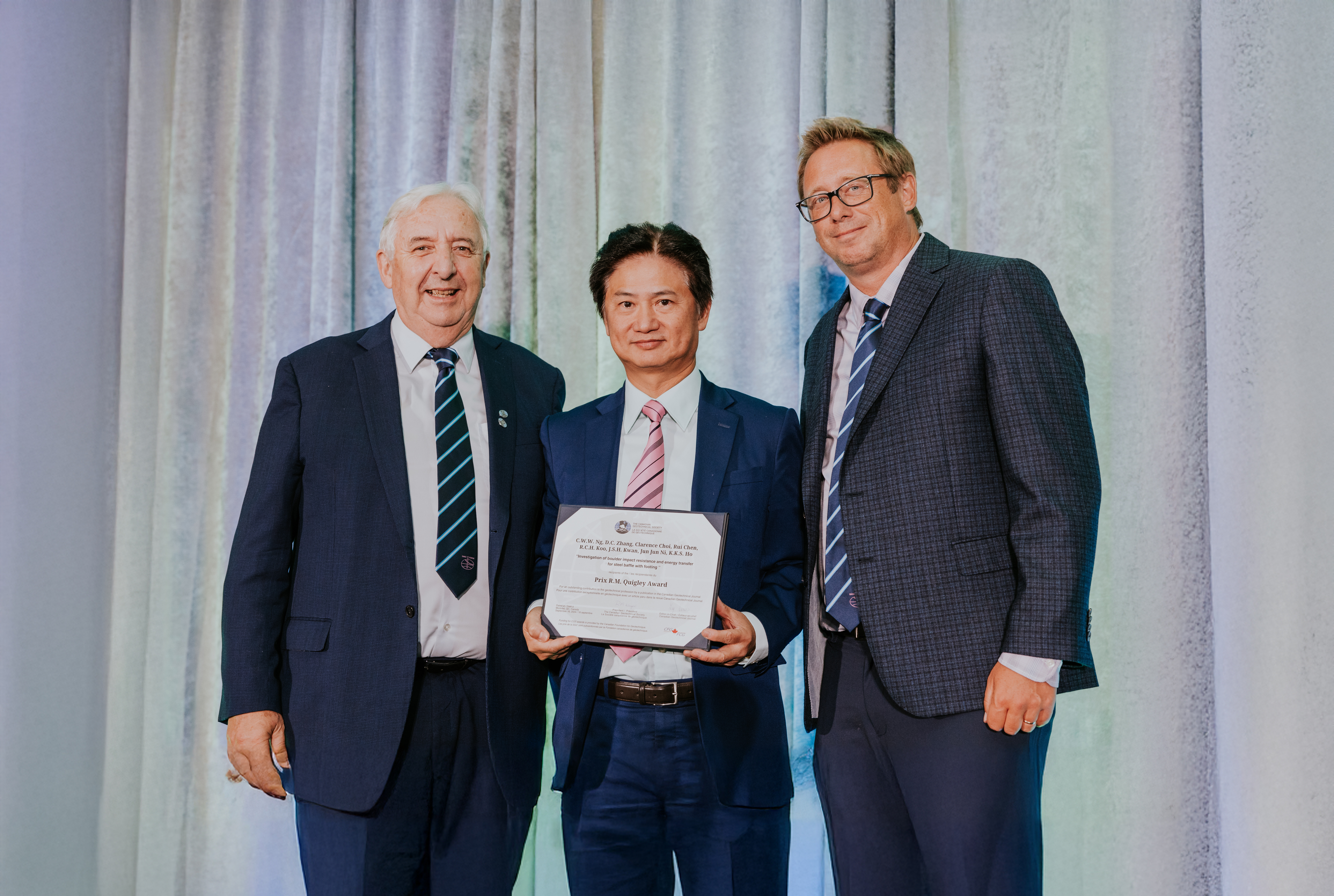 Prof. Charles NG Received R.M. Quigley Award of Canadian Geotechnical ...